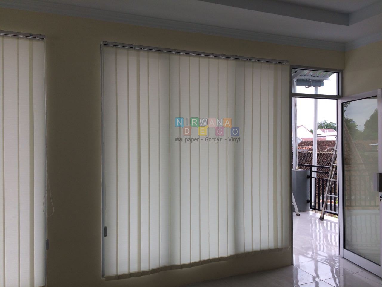 Pemasangan Vertikal Blind Di Jl. Raya Solo, Maguwoharjo, Yogyakarta