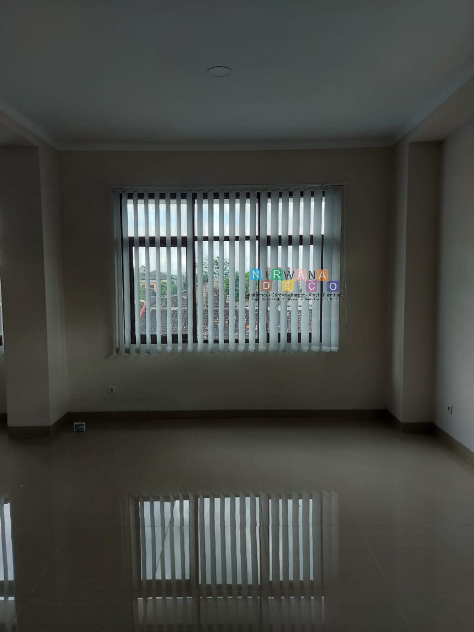Pemasangan Vertical Blind Di Jalan Babarsari, Depok, Sleman, Yogyakarta
