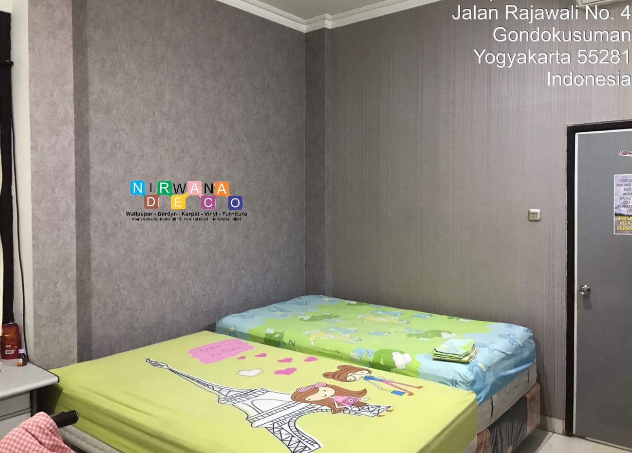 Pemasangan Wallpaper Di Jalan Rajawali, Mrican, Depok, Sleman
